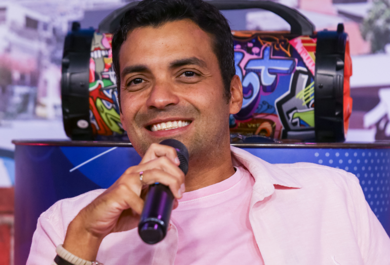 Gustavo Lins sobre característica de relação com fãs: “Era uma coisa ...